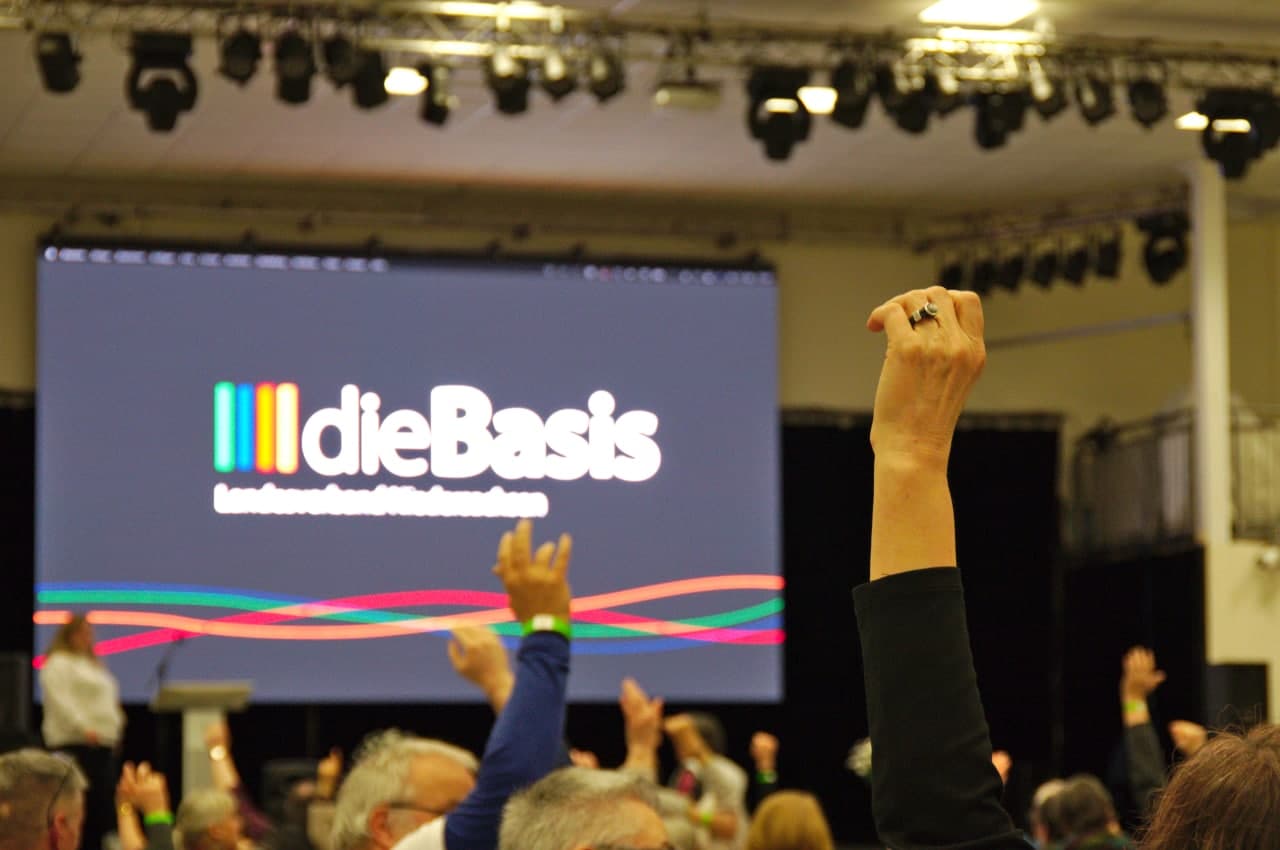 dieBasis und ihr Verhältnis zu anderen Parteien - dieBasis ...